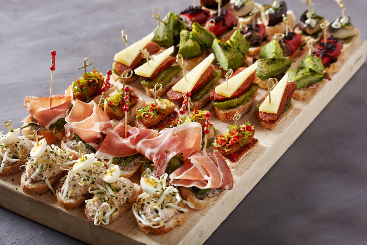 Catering og fingermat til bursdag, dåp, konfirmasjon, begravelse og mer